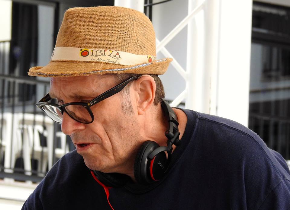 The Good Doctor Bob – QUESTIONS & ARTISTS